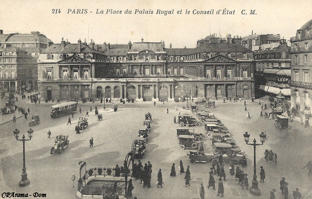 1780 - Le Palais Royal - Paris Unplugged